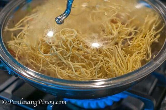 Squid Ball Pancit Canton Recipe (Chow Mein) - Panlasang Pinoy