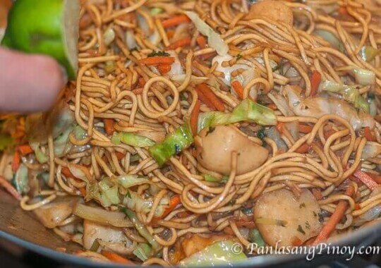 Squid Ball Pancit Canton Recipe (Chow Mein) - Panlasang Pinoy