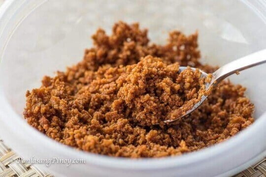 How to Make Latik from a Can of Coconut Cream - Panlasang Pinoy