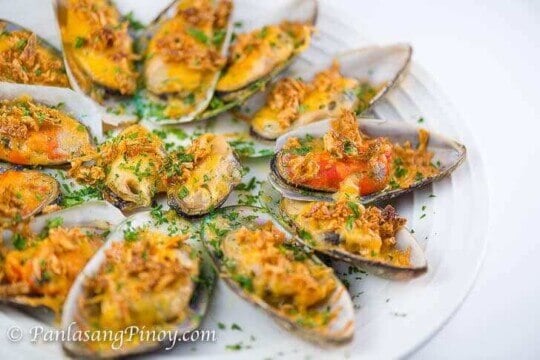 Baked Tahong with Butter Cheese and Roasted Garlic Recipe - Panlasang Pinoy