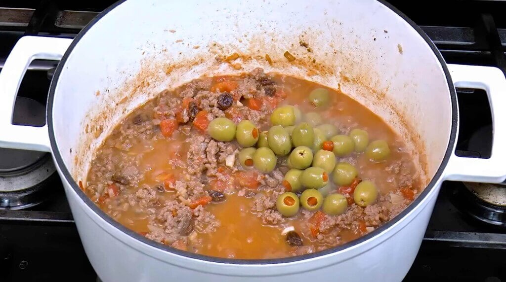 Picadillo Recipe - Panlasang Pinoy