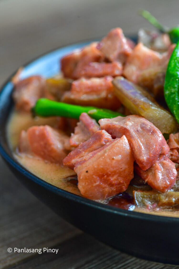Pork Binagoongan sa Gata - Panlasang Pinoy