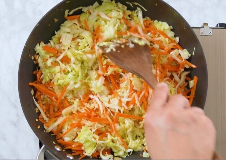 Ginisang Repolyo with Egg - Panlasang Pinoy