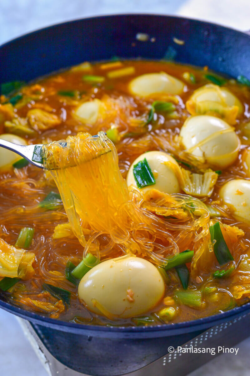 Sotanghon And Egg Noodle Soup - Street Food Spectacle