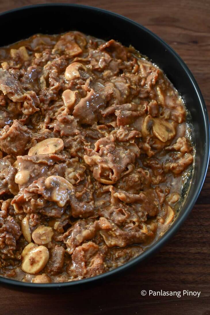 Garlic Pepper Beef in Mushroom Gravy - Panlasang Pinoy